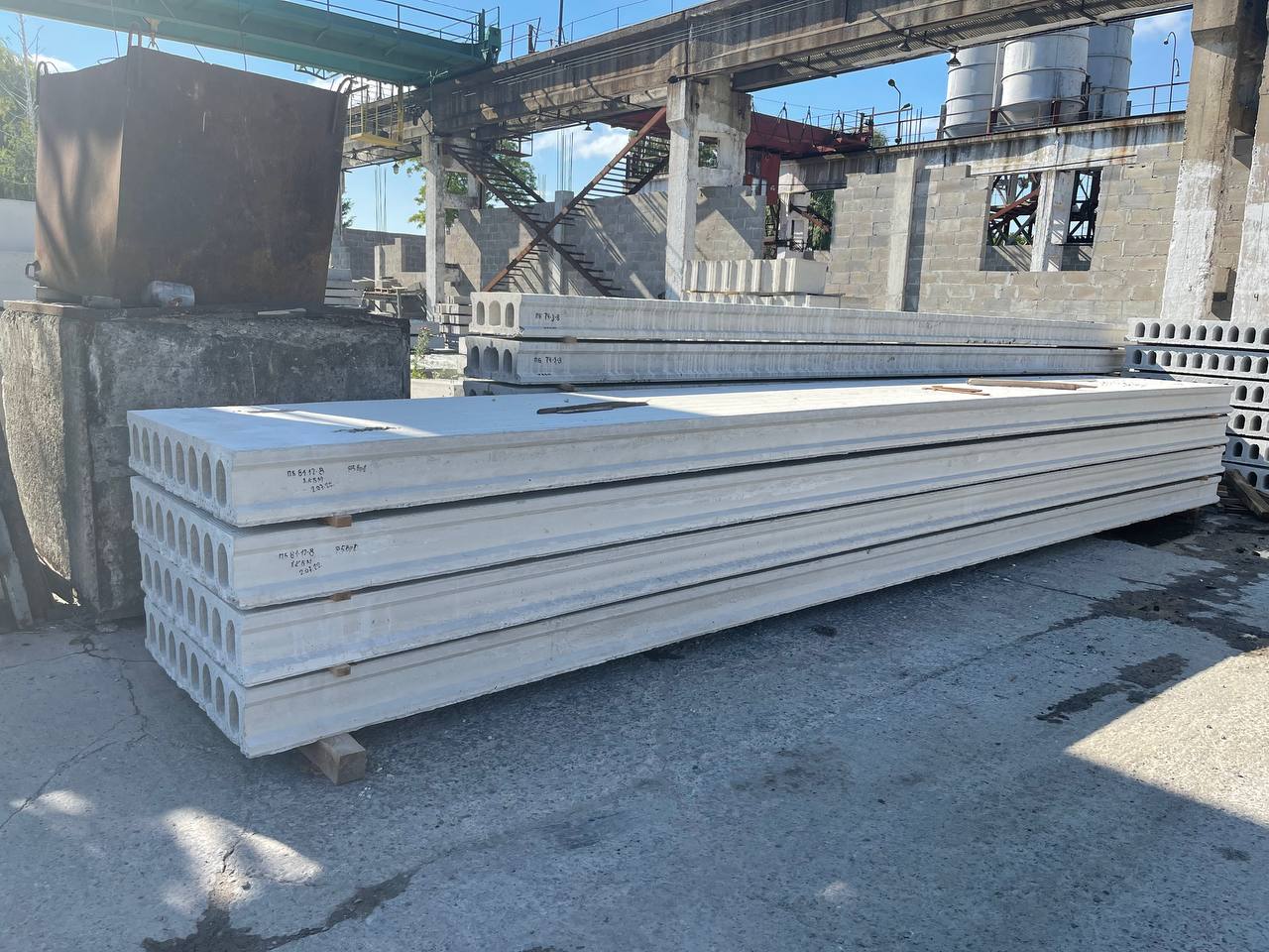 Контакти • ХКБМ